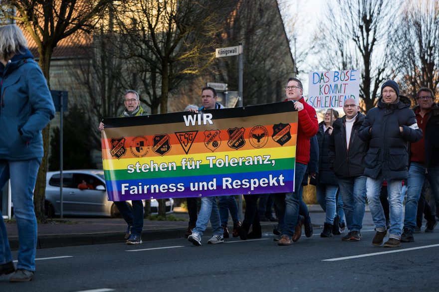 FAQ für Sportorganisationen zum Umgang Rechtsradikalismus | Landessportbund Nordrhein-Westfalen e.V.